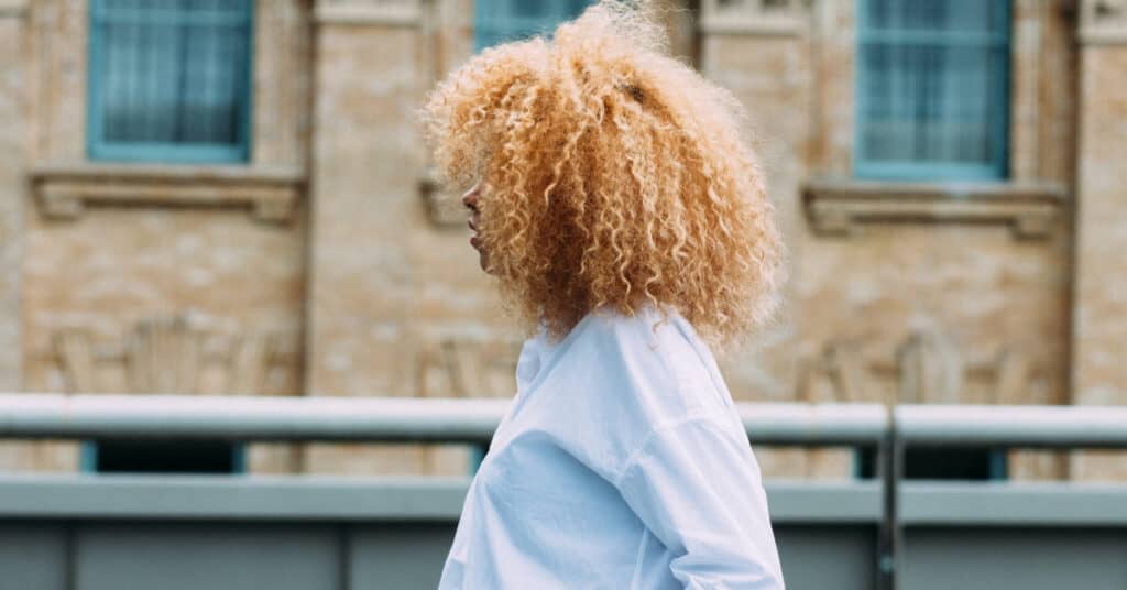 The Shingling Method - Curls Without The Fuss - Curls and Cocoa